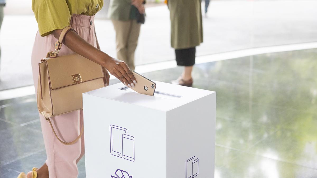 Device recycling with TELUS | Montreal Science Centre